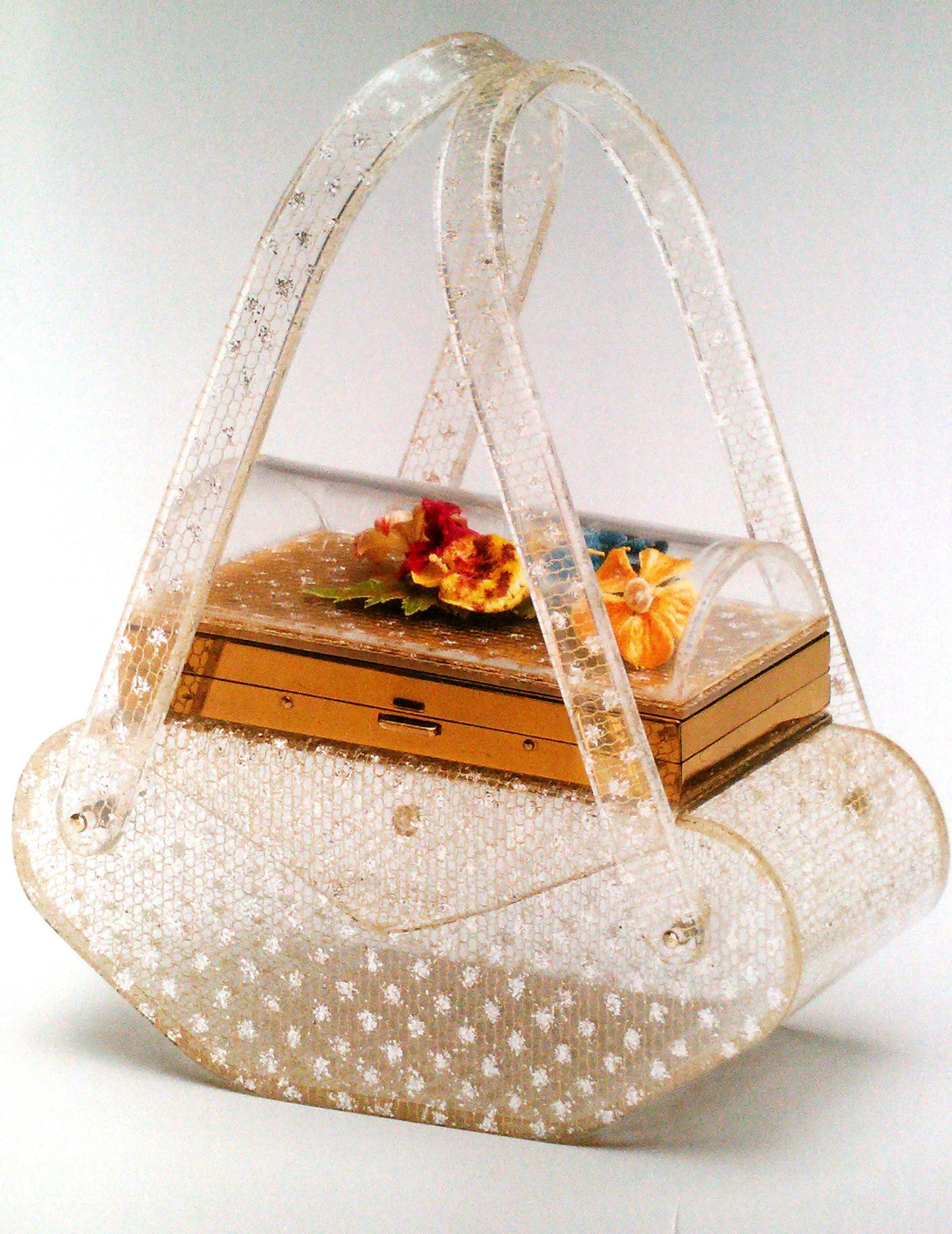 The Rebirth Of Plastic Purses – Quirky Finds