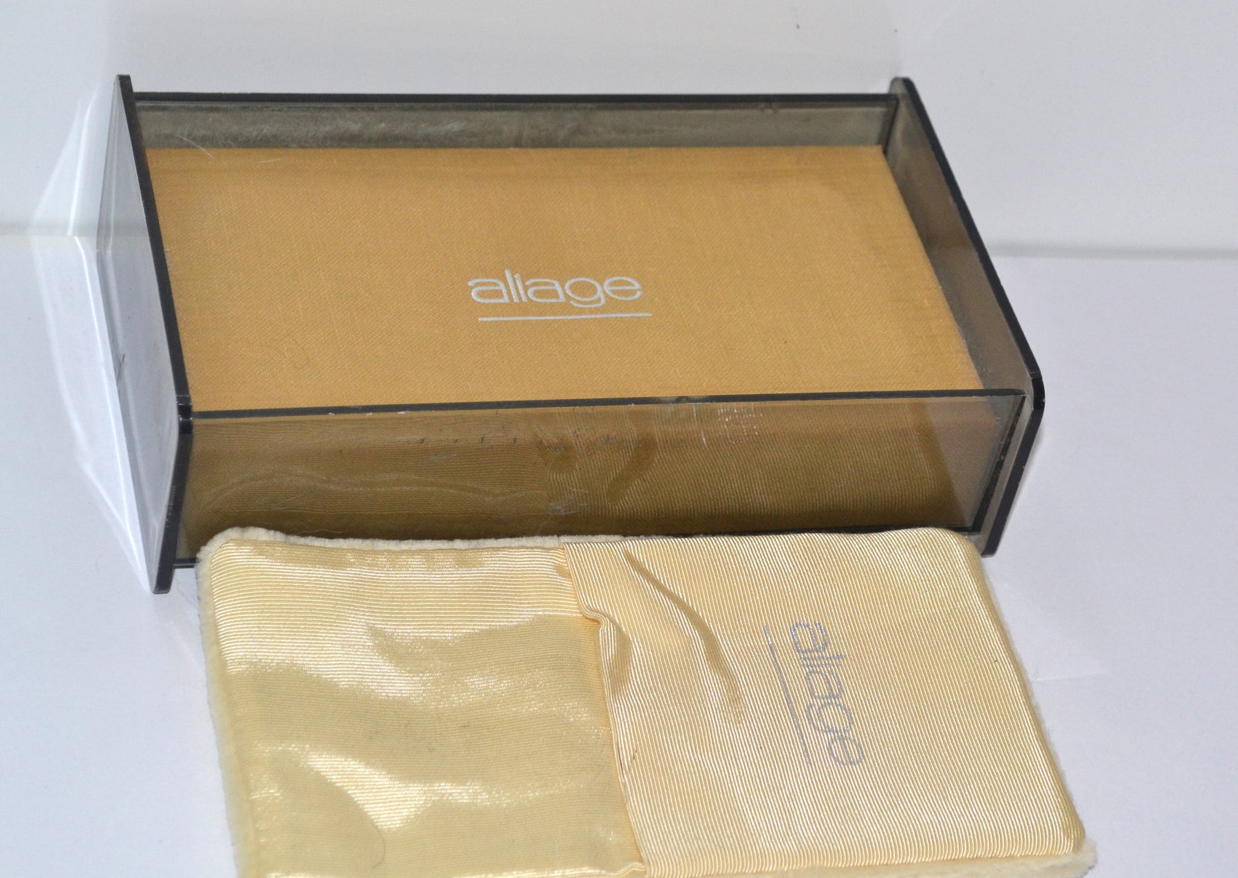 Estee Lauder Aliage Dusting Powder – Quirky Finds