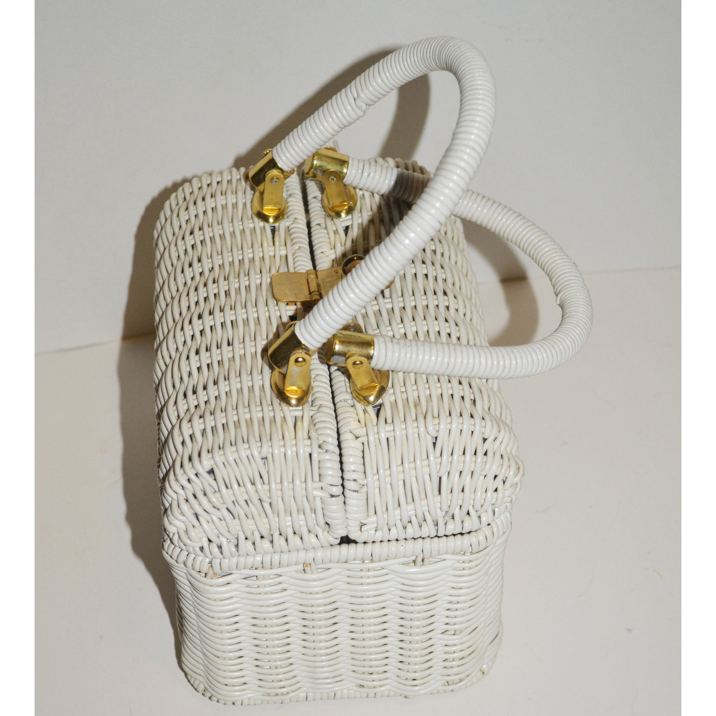 Vintage White Boxed Wicker Purse – Quirky Finds