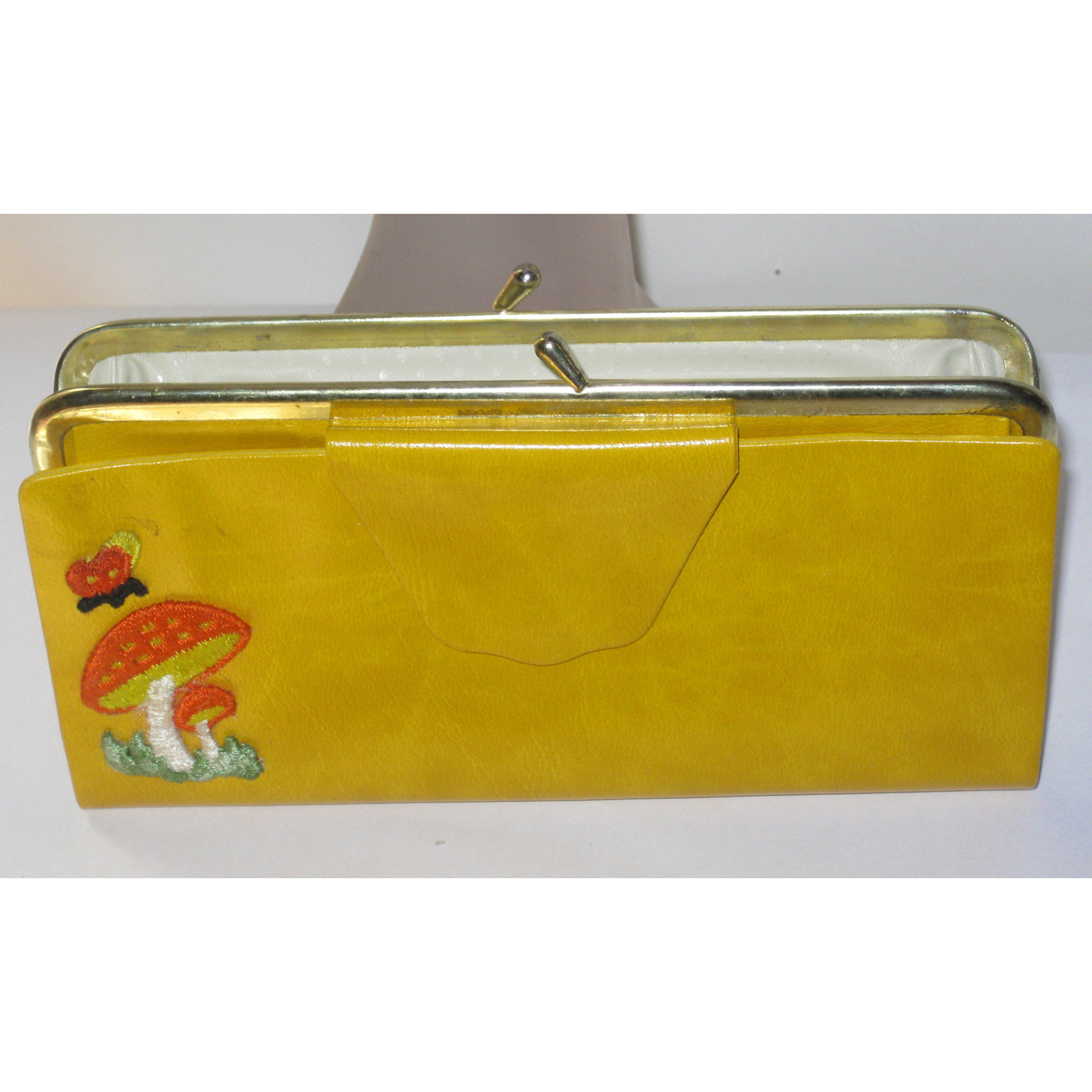 Vintage Mustard Vinyl Embroidered Mushroom Wallet – Quirky Finds